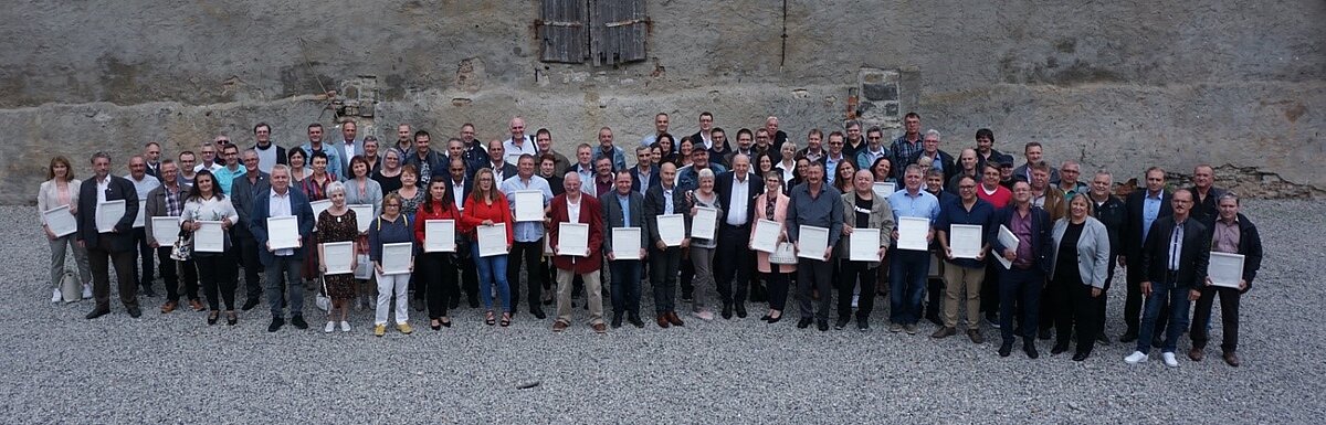 FEHRER ehrt 127 Jubilare – 3.355 Jahre Betriebszugehörigkeit